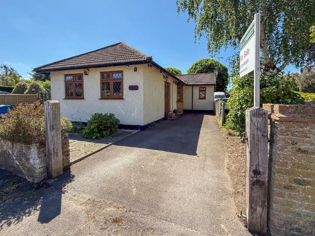 3 bedroom detached bungalow for sale