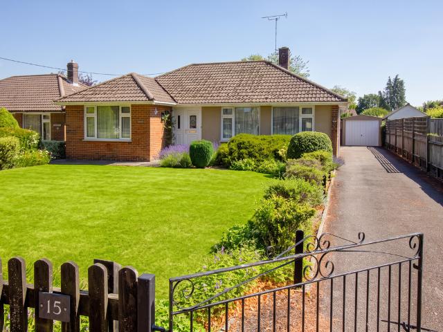 3 bedroom detached bungalow for sale