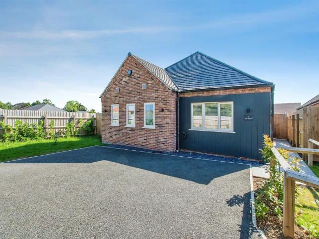 3 bedroom detached bungalow for sale