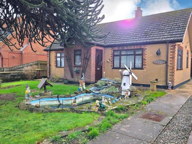 3 bedroom detached bungalow for sale