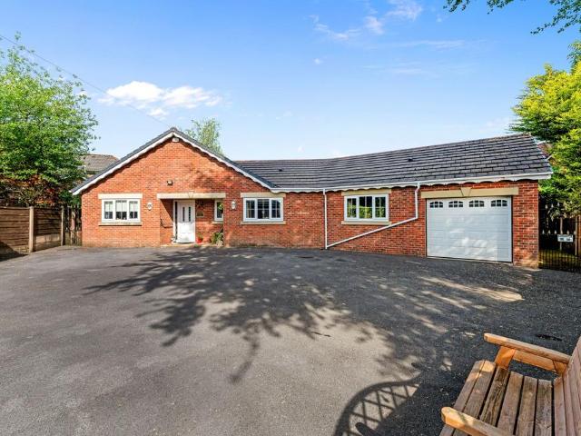 3 bedroom detached bungalow for sale