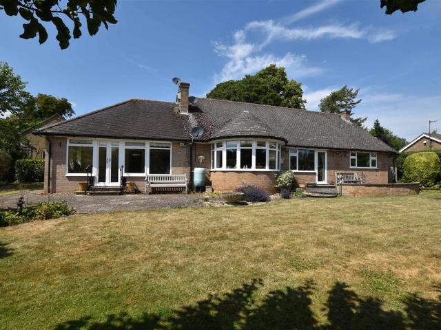 3 bedroom detached bungalow for sale