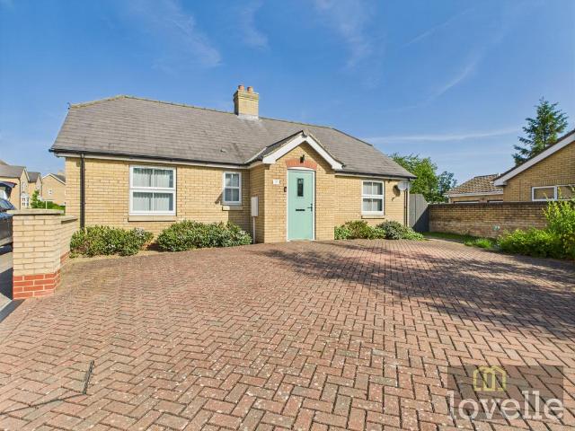 3 bedroom detached bungalow for sale