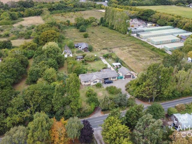 3 bedroom detached bungalow for sale