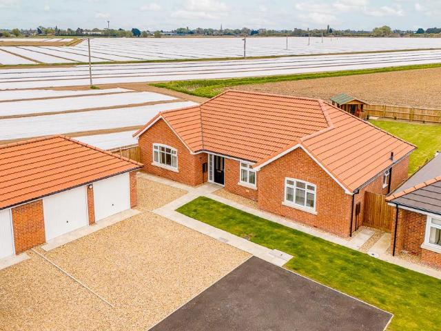 3 bedroom detached bungalow for sale