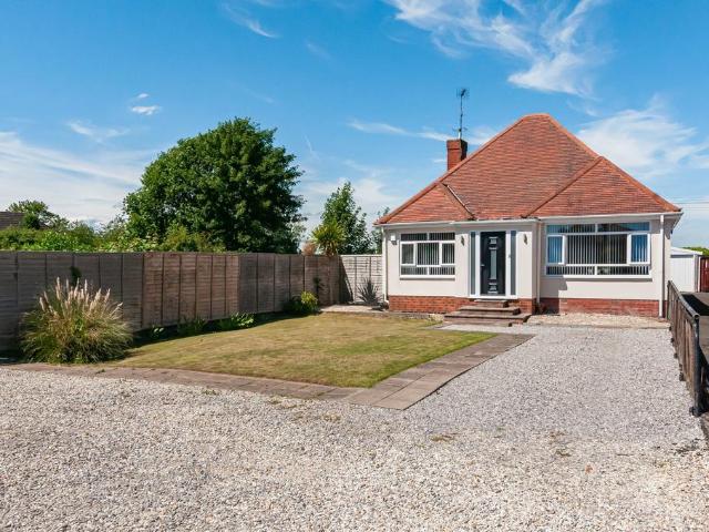 3 bedroom detached bungalow for sale