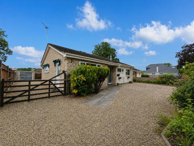 3 bedroom detached bungalow for sale