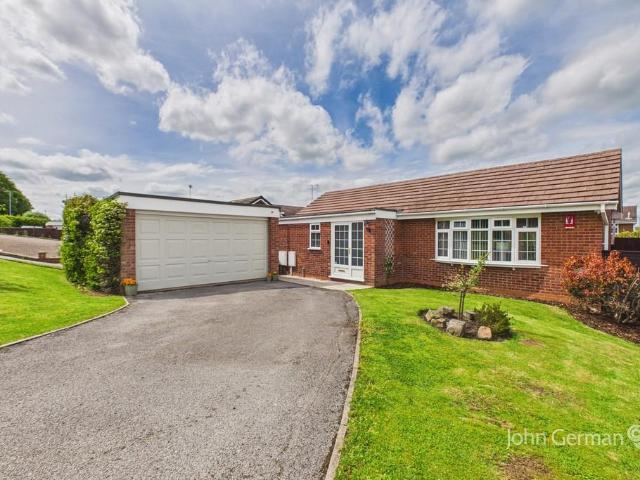 3 bedroom detached bungalow for sale