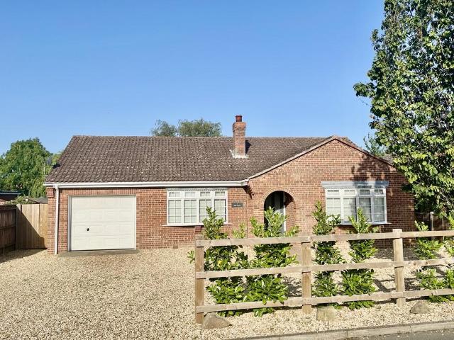 3 bedroom detached bungalow for sale