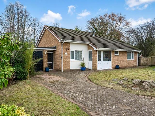 3 bedroom detached bungalow for sale