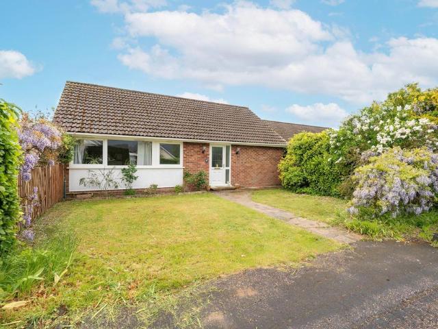 3 bedroom detached bungalow for sale