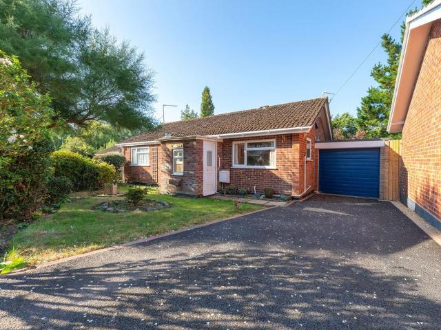 3 bedroom detached bungalow for sale