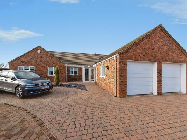 3 bedroom detached bungalow for sale