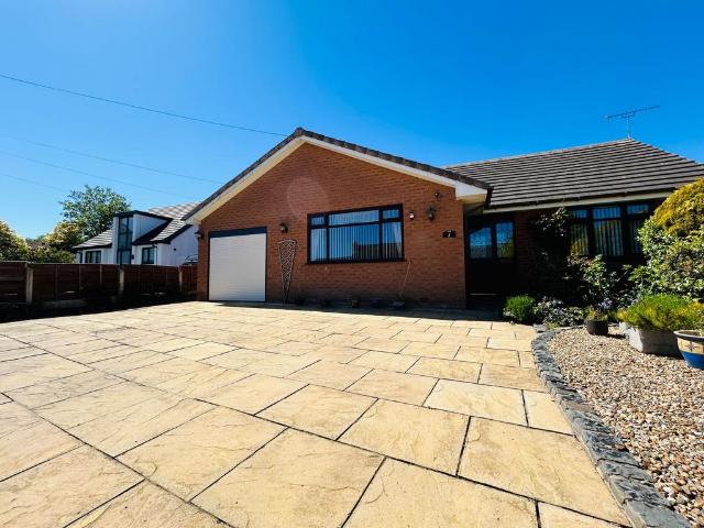 3 bedroom detached bungalow for sale