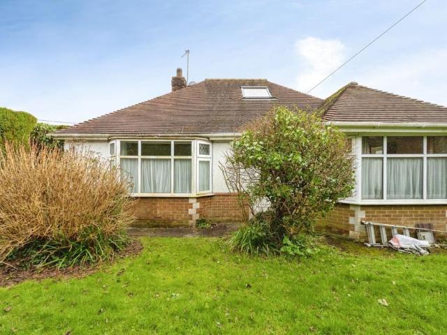 3 bedroom detached bungalow for sale