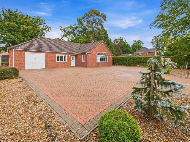 3 bedroom detached bungalow for sale