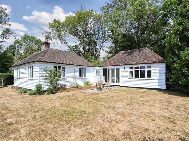3 bedroom detached bungalow for sale