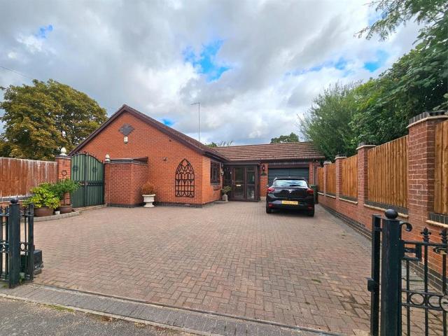3 bedroom detached bungalow for sale