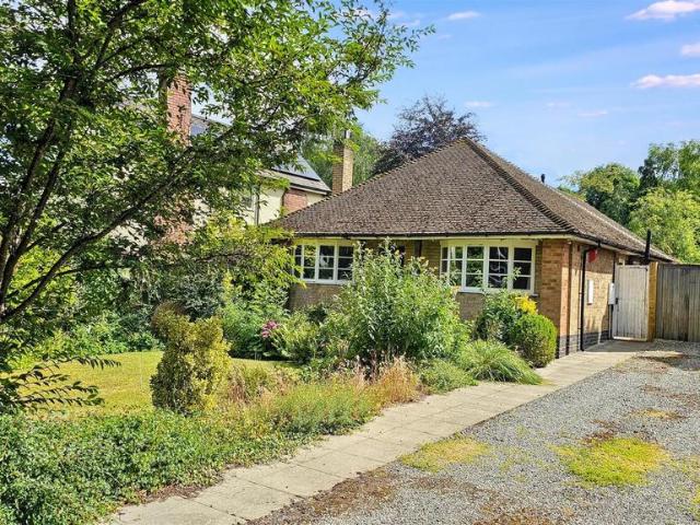 3 bedroom detached bungalow for sale
