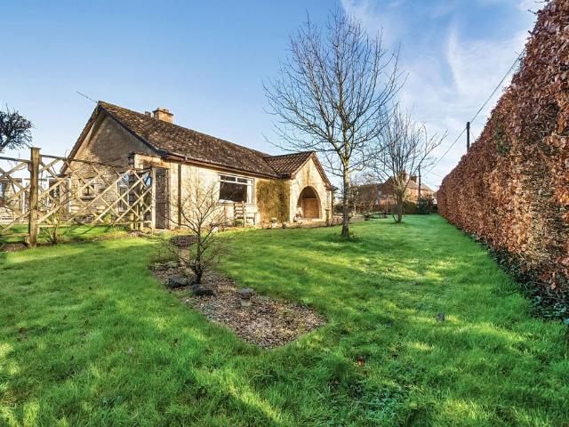 3 bedroom detached bungalow for sale
