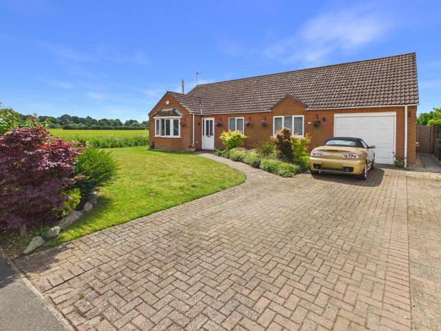 3 bedroom detached bungalow for sale