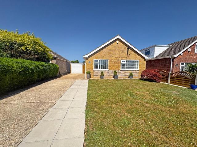 3 bedroom detached bungalow for sale