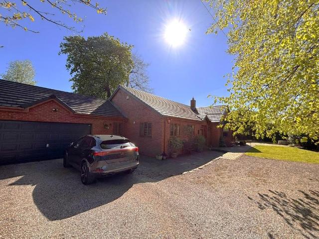 3 bedroom detached bungalow for sale