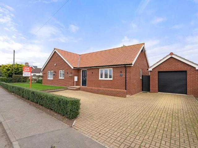 3 bedroom detached bungalow for sale