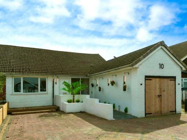 3 bedroom detached bungalow for sale