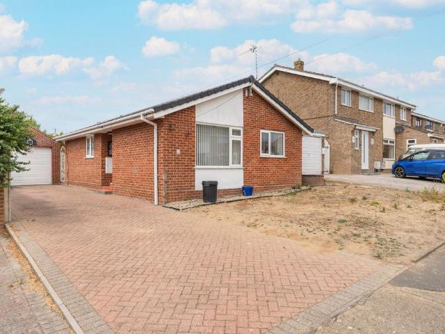 3 bedroom detached bungalow for sale