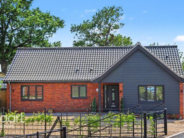 3 bedroom detached bungalow for sale
