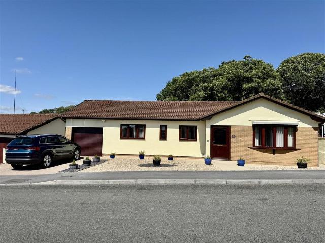 3 bedroom detached bungalow for sale