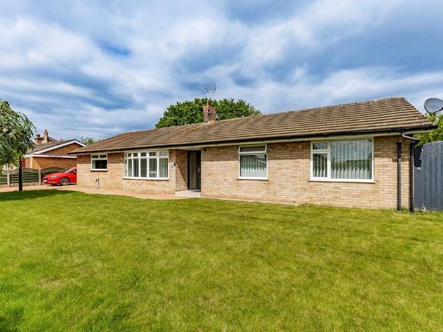 3 bedroom detached bungalow for sale