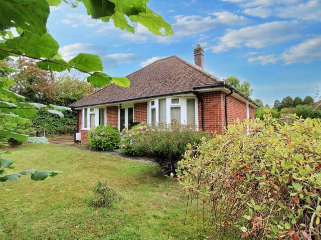 3 bedroom detached bungalow for sale