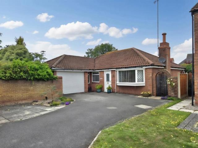 3 bedroom detached bungalow for sale