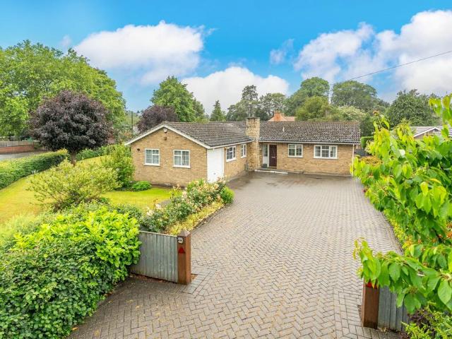 3 bedroom detached bungalow for sale