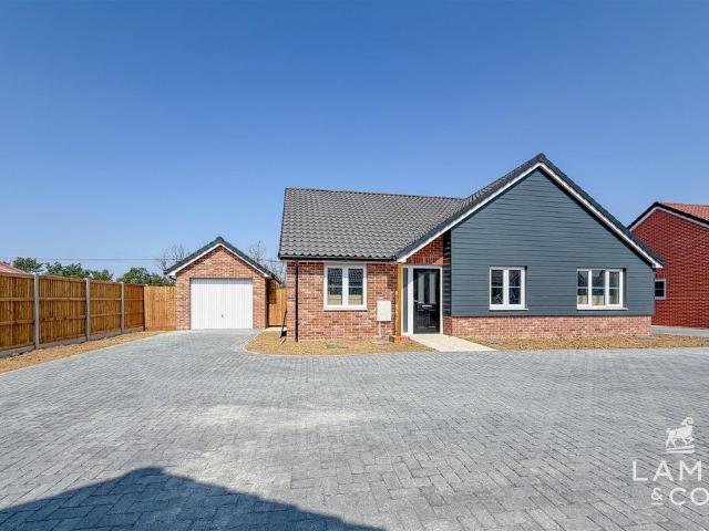 3 bedroom detached bungalow for sale