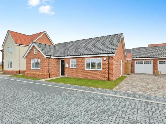 3 bedroom detached bungalow for sale