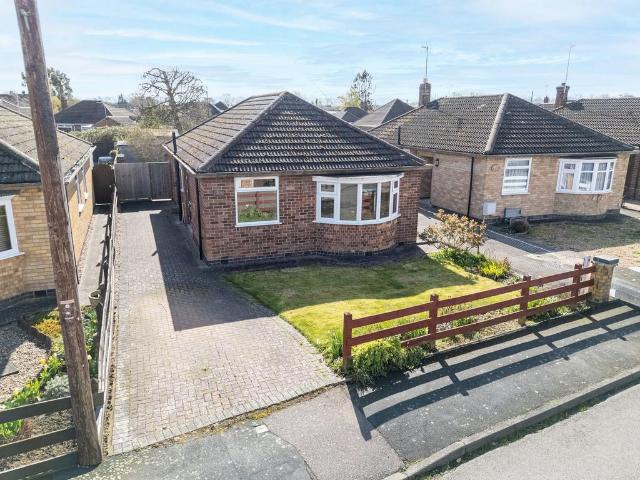 3 bedroom detached bungalow for sale