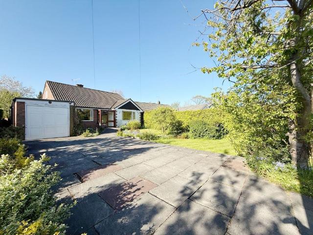 3 bedroom detached bungalow for sale