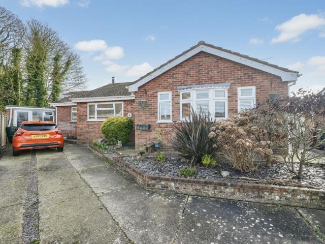 3 bedroom detached bungalow for sale
