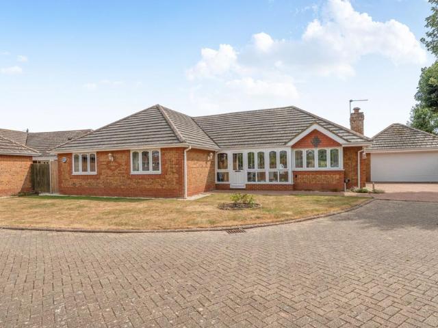 3 bedroom detached bungalow for sale
