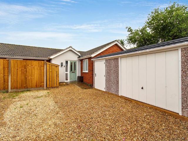 3 bedroom detached bungalow for sale