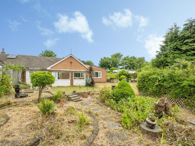 3 bedroom detached bungalow for sale
