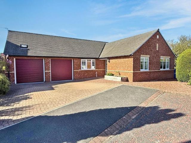 3 bedroom detached bungalow for sale