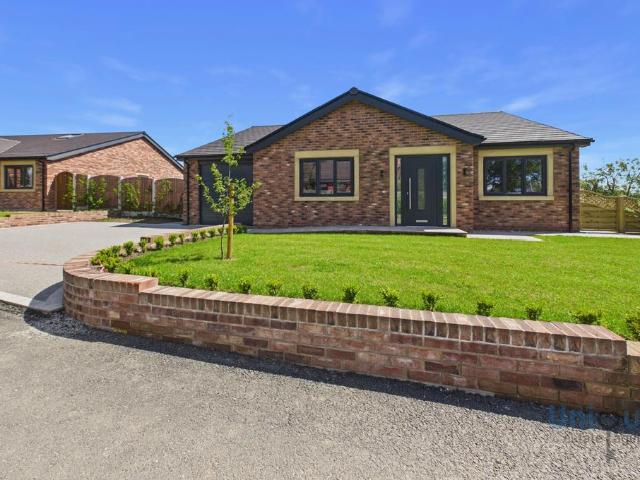 3 bedroom detached bungalow for sale