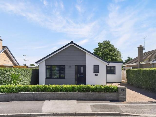 3 bedroom detached bungalow for sale
