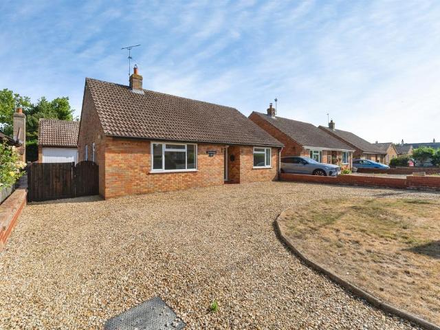 3 bedroom detached bungalow for sale