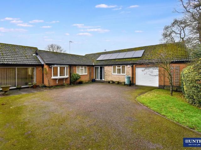 3 bedroom detached bungalow for sale