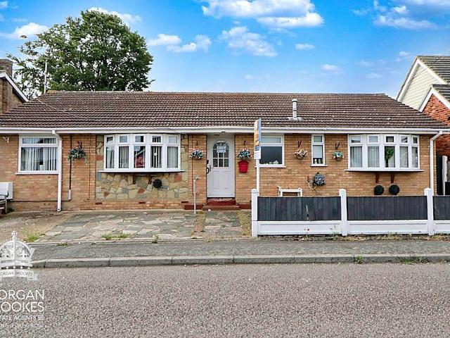 3 bedroom detached bungalow for sale